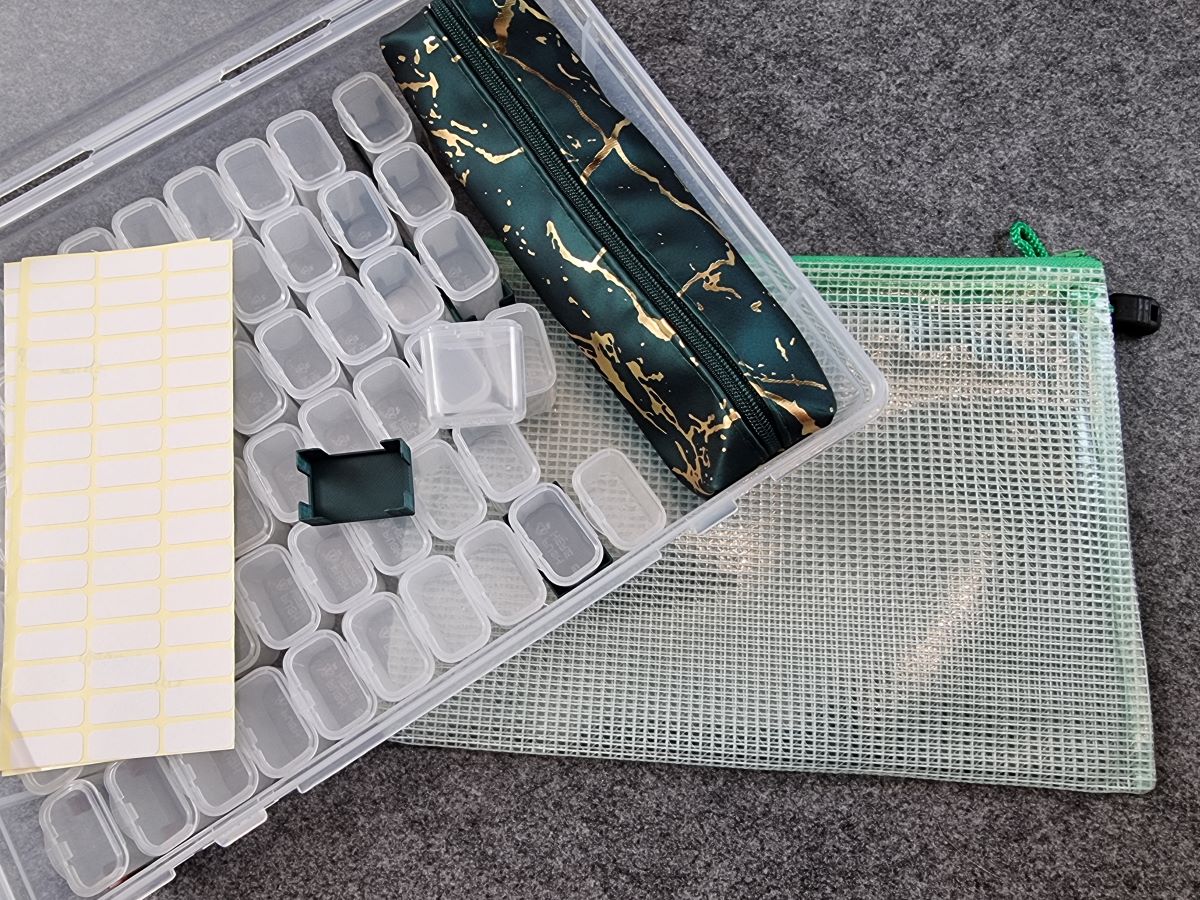 Diamond Painting 60 Slot Box mit Mäppchen - Einzeldöschen #1 – JanineX